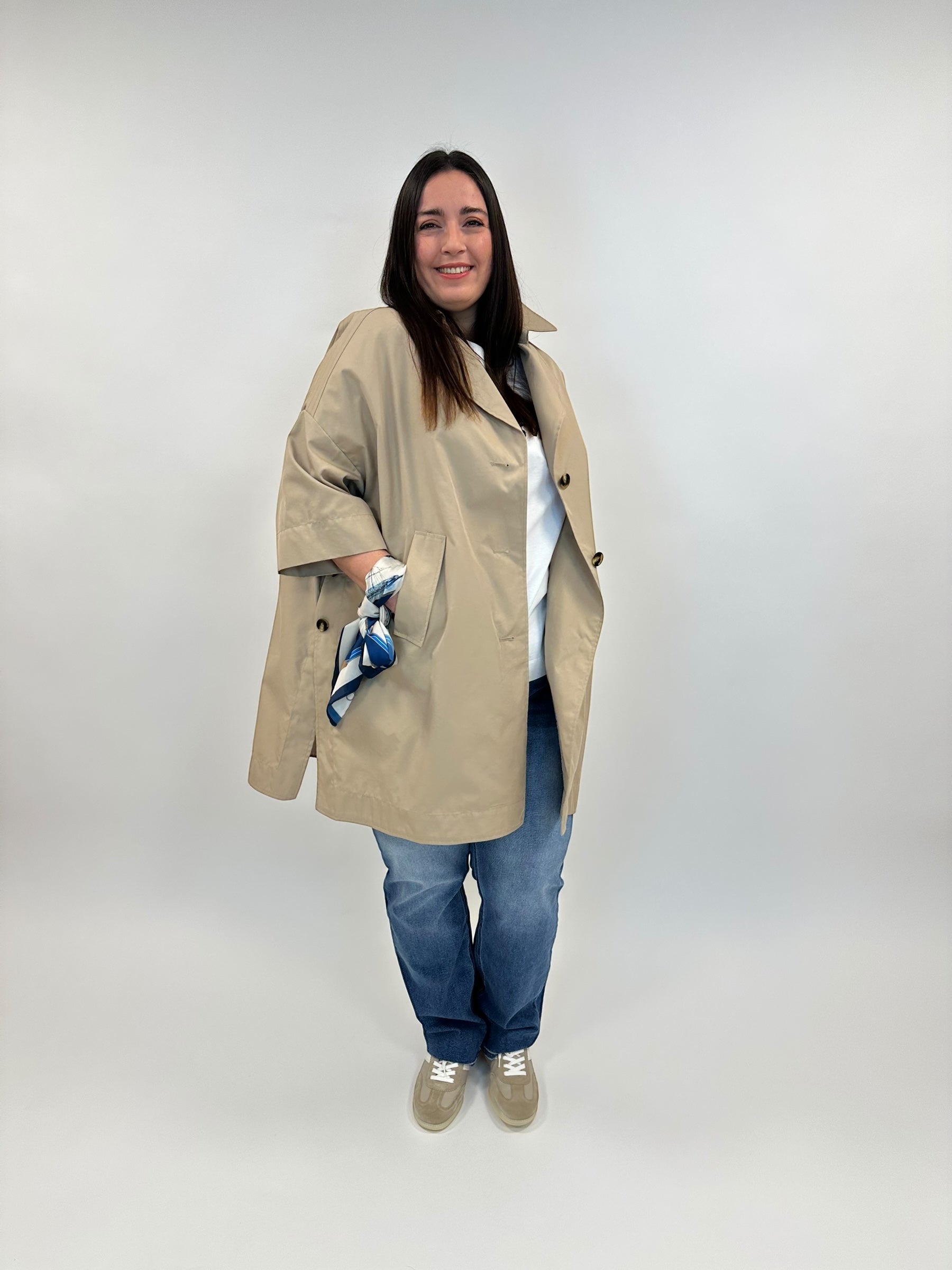 Mantel-Cape-Trenchcoat in Beige
